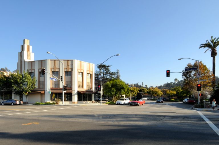 Spotlight on Glendale and Glendale’s Adams Hill, neighborhoods